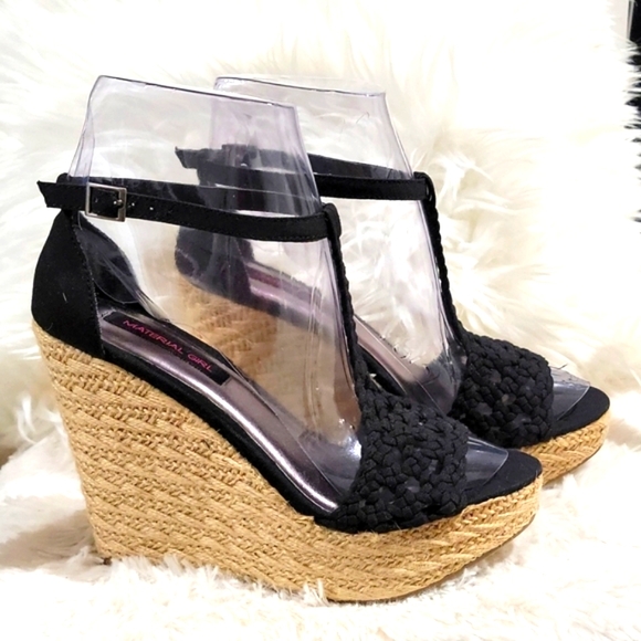 Material Girl | Shoes | Material Girl Wedge Sandals Size 7 Pretty Weave ...